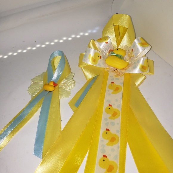 Party Supplies | Babyshower Guest Pins Capias Rubber Ducky And Roya ...